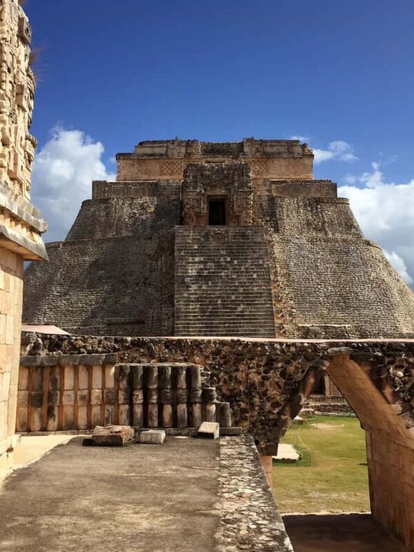 Uxmal: Archeological Site Tour with Guide in situ - Exploring Uxmal: An In-Depth Guide to the Archeological Site Tour with Guide in situ