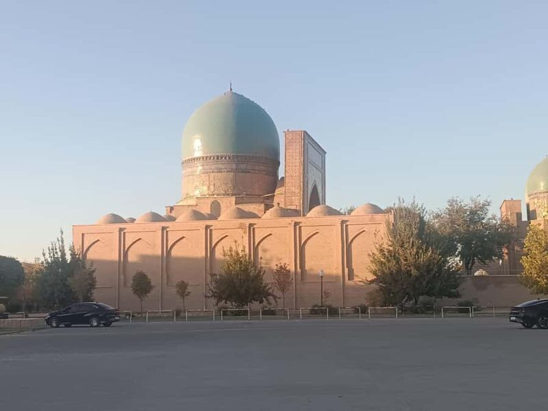 Uzbekistan: Guided Tour to Ancient Towns and Crafts - An Authentic Introduction to Uzbek Culture