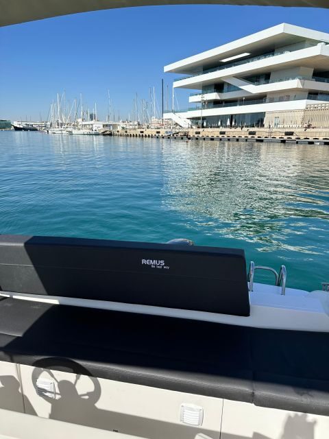 VALENCIA BOAT WITHOUT A LICENSE - Key Points