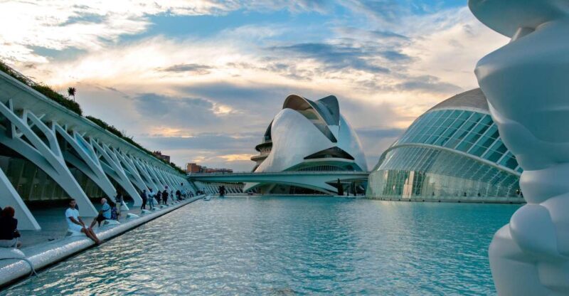 Valencia: Capture the most Photogenic Spots with a Local - An Introduction to the Tour Experience