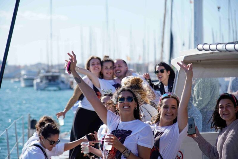 Valencia: Catamaran Party Boat - What to Expect from the Valencia Catamaran Party Boat