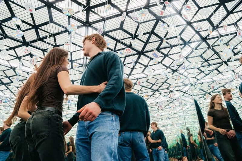 Valencia: entry ticket to Museum Of Illusions - Entering the Illusion-Filled World