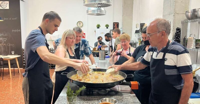 Valencia: Evening Guided Paella Workshop, Tapas, and Drinks - Introduction: An Entertaining and Flavorful Evening
