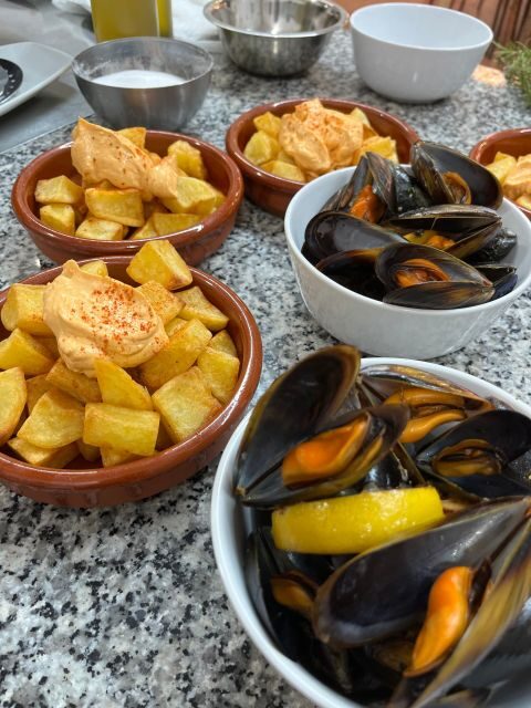 Valencia: Evening Guided Paella Workshop, Tapas, and Drinks - Who Should Consider This Tour?