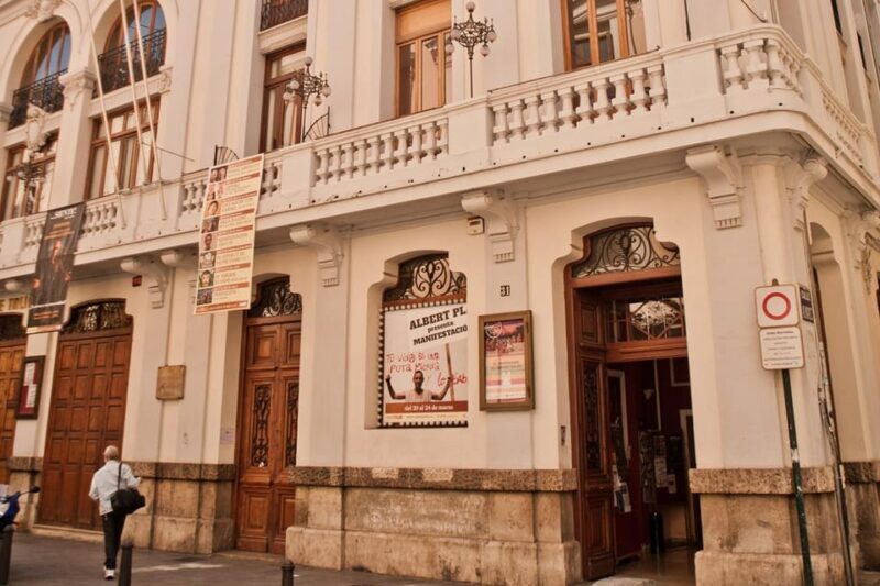 Valencia: Flamenco Show TEATRE TABLAO FLAMENCO in Teatro Talia - Practical Details: Ticket Price, Duration, and Accessibility