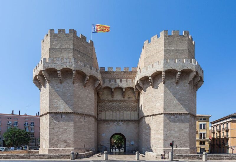 Valencia: Guided City Walking Tour with Tapas Tastings - Who Should Consider This Tour?