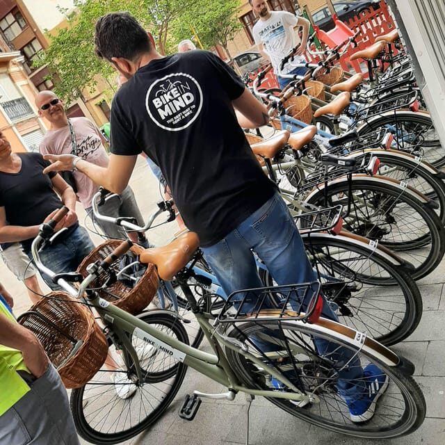Valencia: Highlights City Tour by Bike with Local Guide - Why Choose a Bike Tour in Valencia?