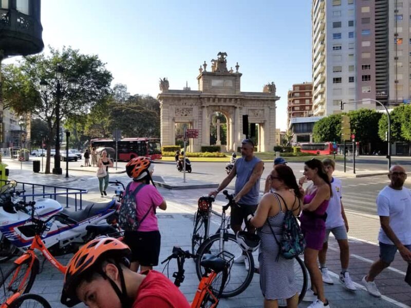 Valencia: Immersive Bike & E-Bike Storytelling Tour & Photos - Key Points