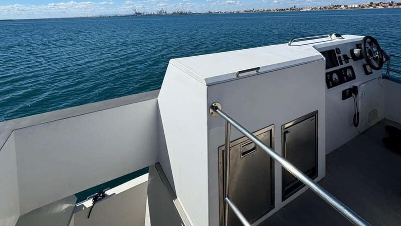 Valencia: Luxury boat ride with captain, drinks, and private bathroom - Authentic Feedback and Real Experiences