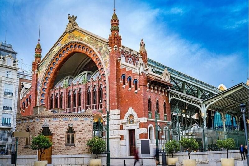 Valencia: Must-See Attractions Walking Tour - Key Points