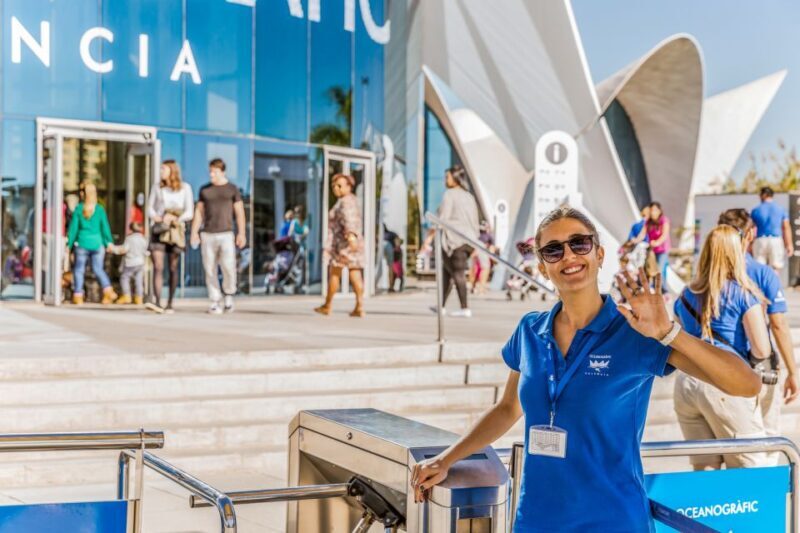 Valencia: Oceanogràfic Entry Ticket - The Price and Its Value