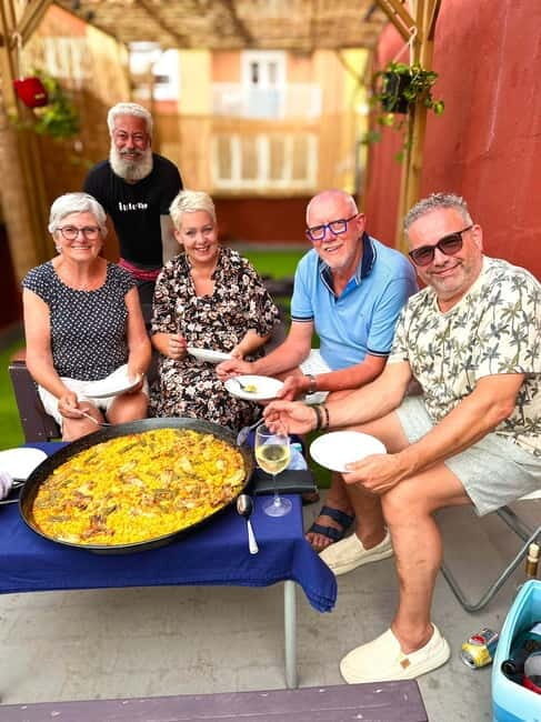 Valencia: Paella Cooking Class with Tapas and Drinks - Setting the Scene: A Warm Welcome in Valencia