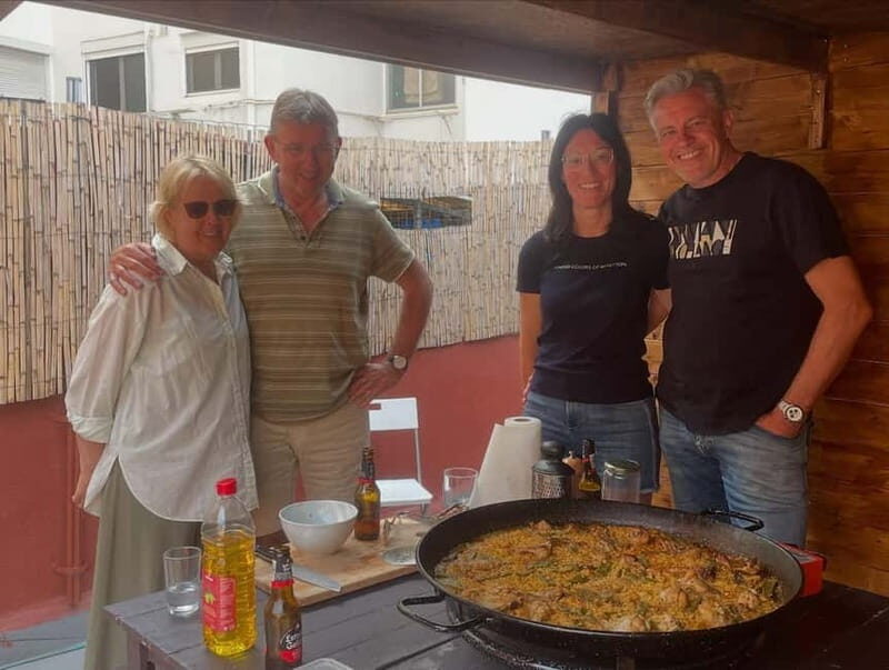 Valencia: Paella Cooking Class with Tapas and Drinks - Additional Delights: Market Tips and Personal Stories