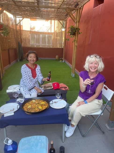 Valencia: Paella Cooking Class with Tapas and Drinks - Authentic and Unpretentious Atmosphere