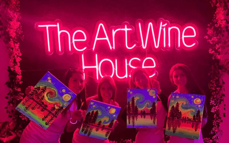 Valencia: Pinta un cuadro fluorescente y bebe vino - Valencia: Pinta un cuadro fluorescente y bebe vino — A colorful way to spend an evening in Spain