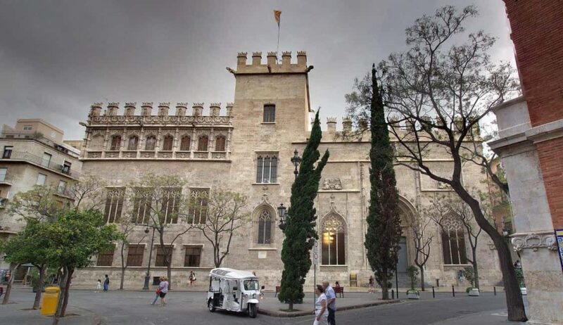 Valencia: Private 2 Hour or Half day City Highlights Tour - Key Points