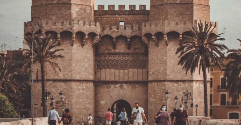 Valencia: Private and Guided City Walking Tour - Key Points