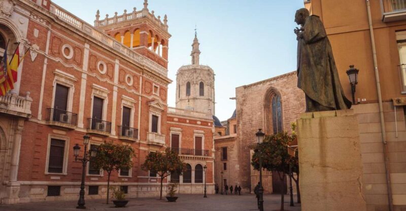 Valencia: Private Architecture Tour with a Local Expert - Key Points