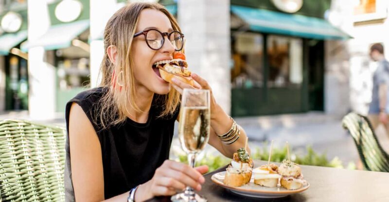 Valencia: Private Brunch Tour with Basic Spanish Learning - Key Points