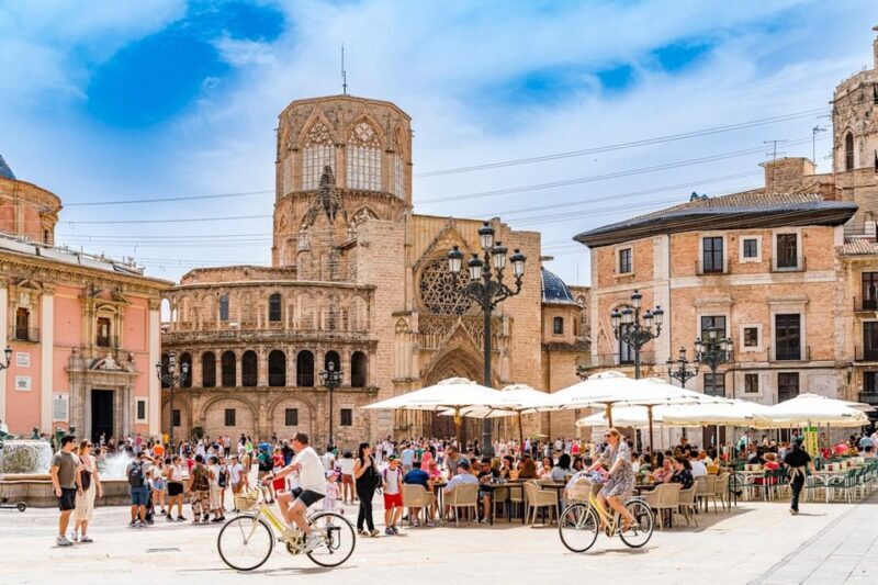 Valencia: Private City Tour on Bike with Drink Stop - FAQ