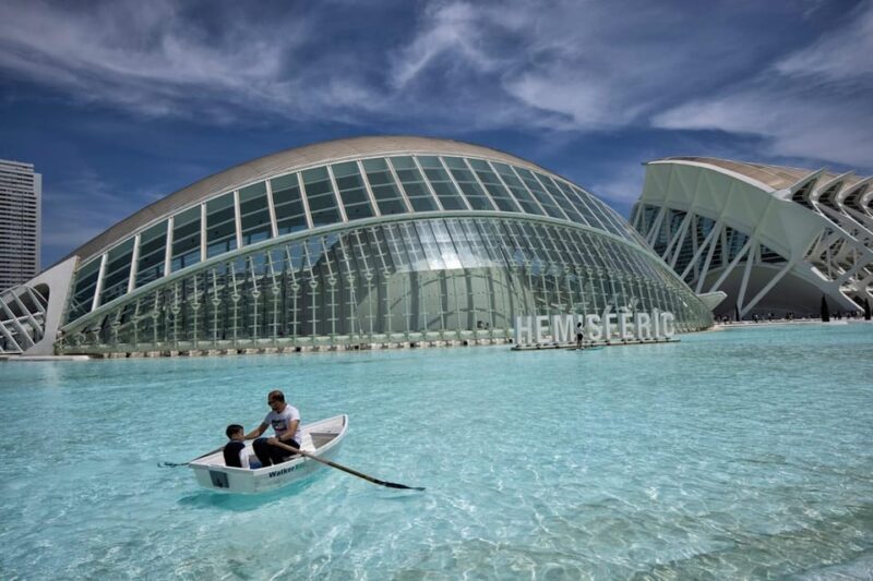 Valencia: Private Family Tour with Churros, Parks & Museum - Authentic and Fun Experiences for Families