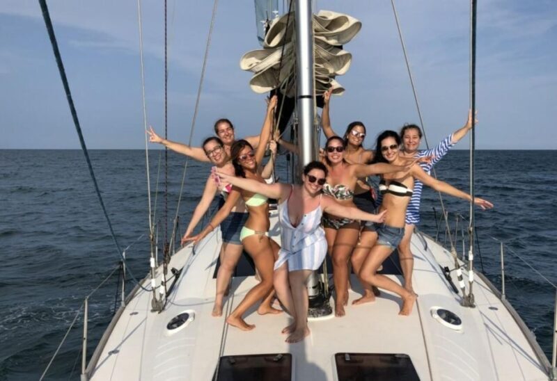 Valencia: Sunset trip in a sailboat with drinks included - An In-Depth Look at the Sunset Sail Experience