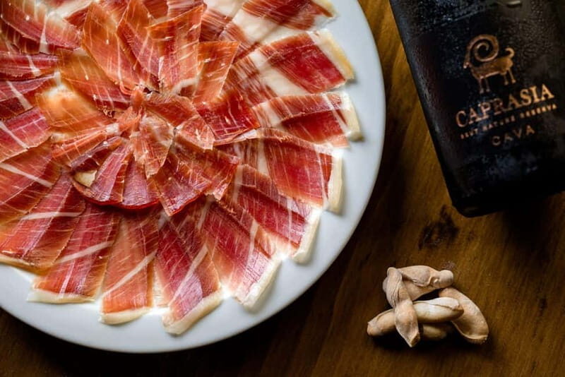 Valencia: Tapas and Sightseeing guided tour - Key Points