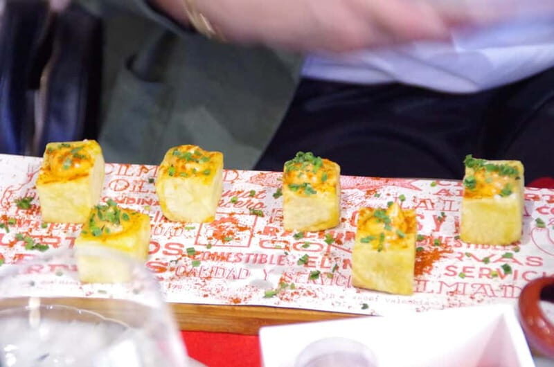 Valencia: Tapas and Sightseeing guided tour - Practical Details: Price, Duration, and Accessibility