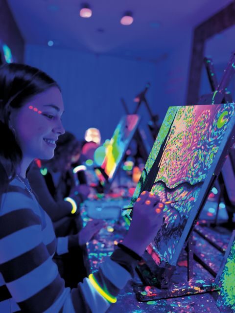 Valencia: Wine Gogh Glow Academy Paint and Sip Classes - The Practicalities: Supplies, Cost, and Logistics