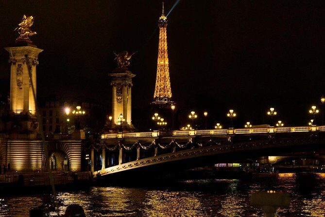 Valentine's Day Seine River Champagne Cruise - Key Points