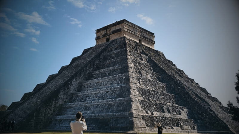 Valladolid: Chichén Itzá and 2 Cenotes Shared Day Trip - Visiting the Cenotes: Natural Refreshing Delights