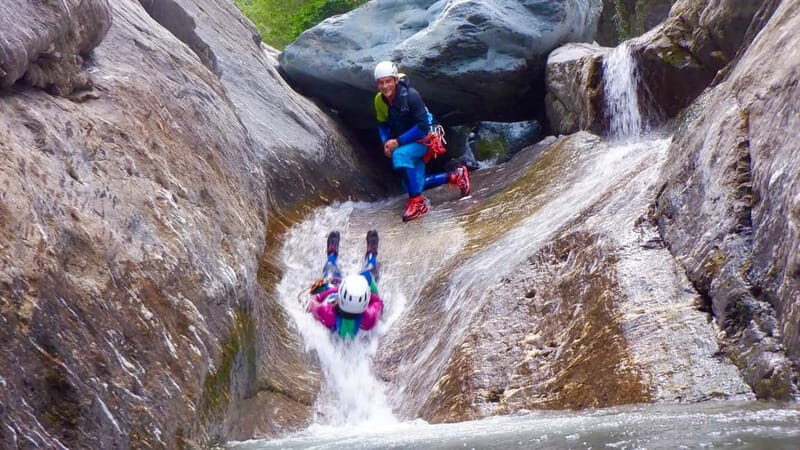Valle DAosta: Adrenaline Canyoning tour in Chalamy torrent - Key Points