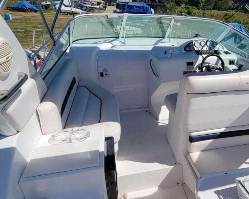 Valle de Bravo: 33 feet VIP Yacht Rental Experience - An In-Depth Look at the VIP Yacht Experience