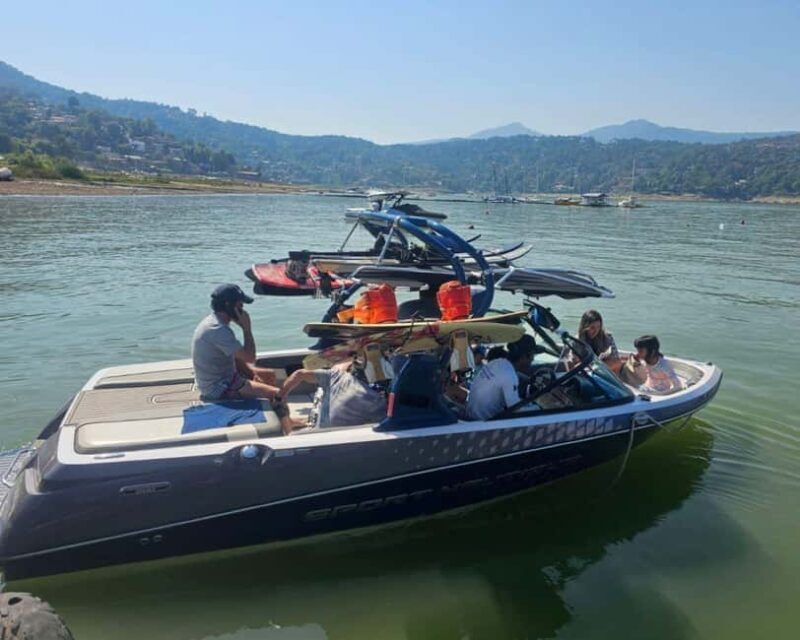 Valle de Bravo: Ski Boat Rentals - Who Will Love This?