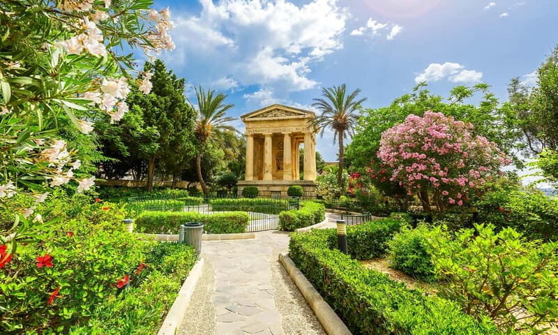 Valletta Full-Day Guided Tour in French w/ Lunch & Transport - Key Points