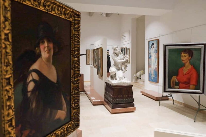 Valletta Full-Day Guided Tour in French w/ Lunch & Transport - Art and Culture at the National Museum of Fine Arts