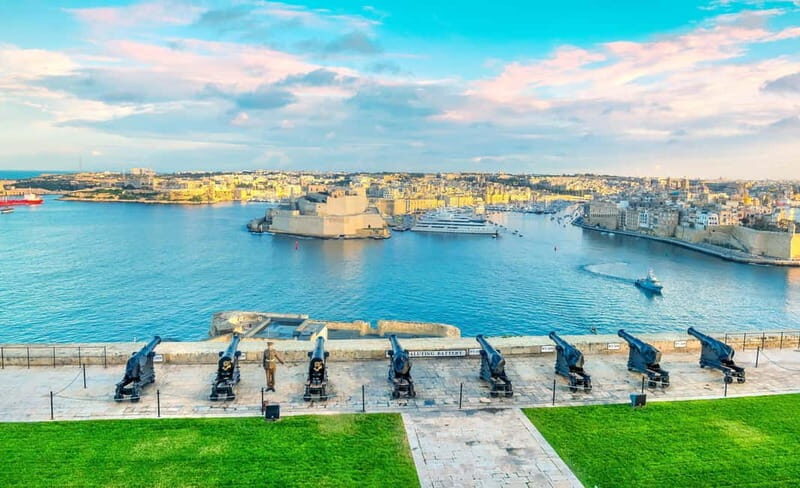 Valletta Full-Day Guided Tour in French w/ Lunch & Transport - The Scenic Upper Barrakka Gardens