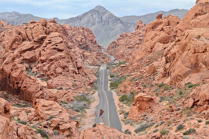 Valley of Fire State Park on a Slingshot - Starting Point and Transportation: From Vegas to the Desert in Style