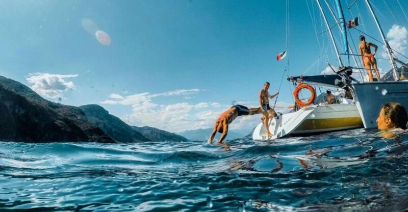 Valmadrera: Lake Como Sailing Trip with Prosecco and Snacks - The Experience and Why It Works