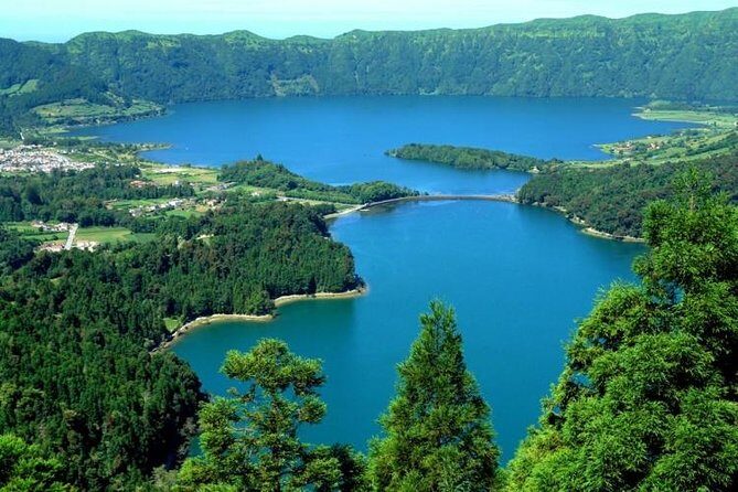 Van Tour Sete Cidades + Lagoa do Fogo Full-Day - A Deep Dive into the Tour Experience