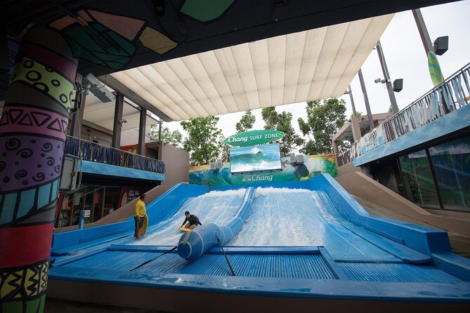 Vana Nava Waterpark Hua Hin Day Ticket include Towel and Locker - An Explainer of the Experience