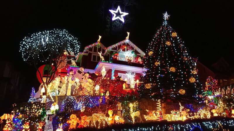 Vancouver: Christmas Tour with Light Festival Entrance - A Festive Journey through Vancouver’s Holiday Lights