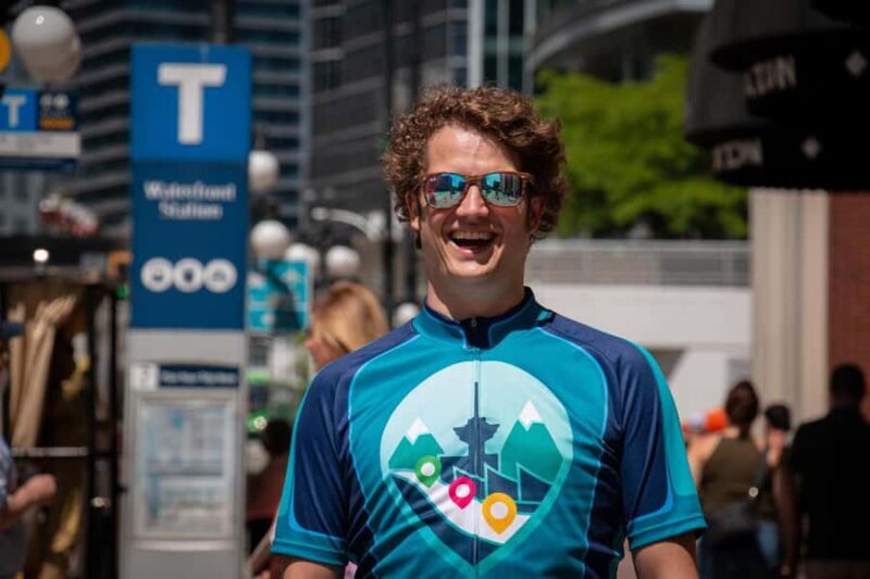 Vancouver: Coal Harbour and Historic Gastown Walking Tour - Key Points