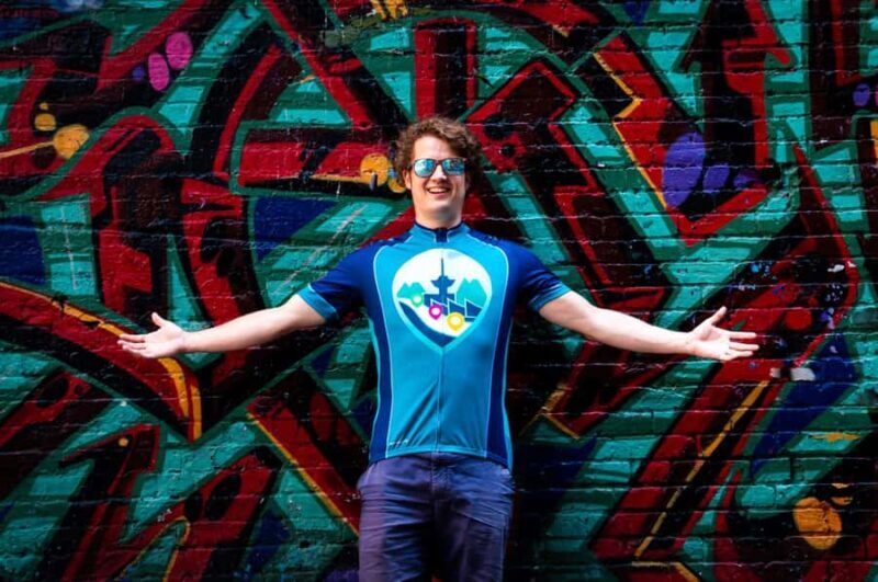 Vancouver: Coal Harbour and Historic Gastown Walking Tour - Moving into Gastown: The Historic Heart of Vancouver