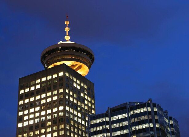 Vancouver Food Tour with 6 Tastings of Sushi, Poutine, Chocolate - Key Points