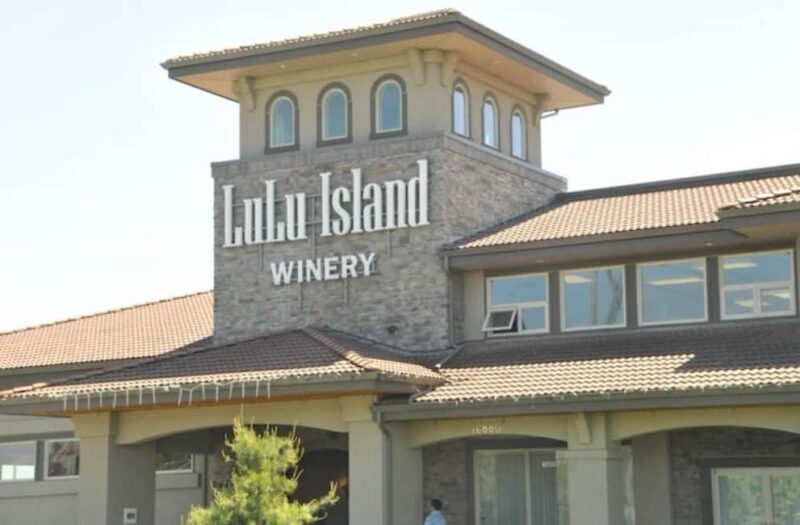 Vancouver Hidden Gems: Winery Tasting & Temple Visit - Key Points