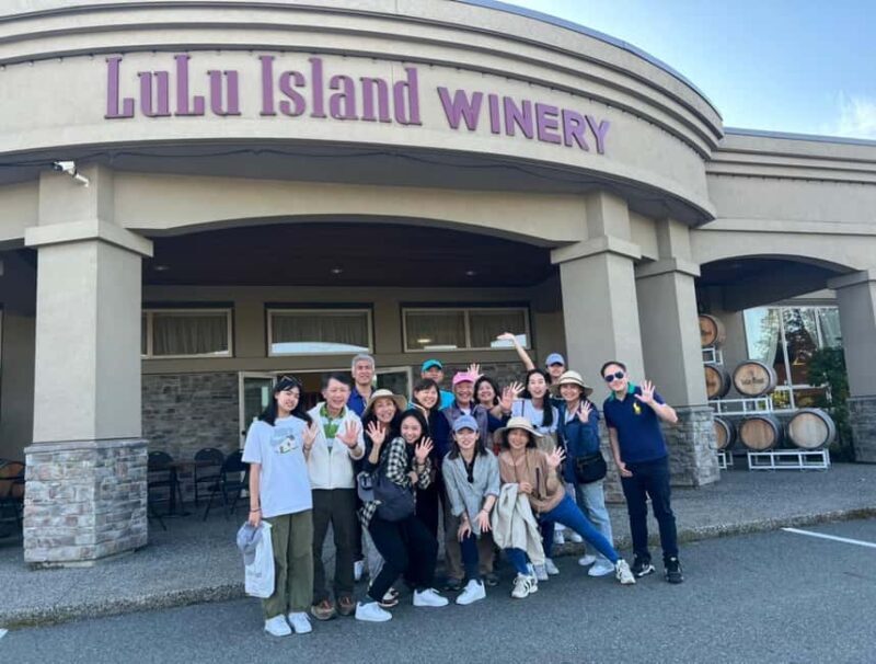 Vancouver Hidden Gems: Winery Tasting & Temple Visit - Who Will Love This Tour?