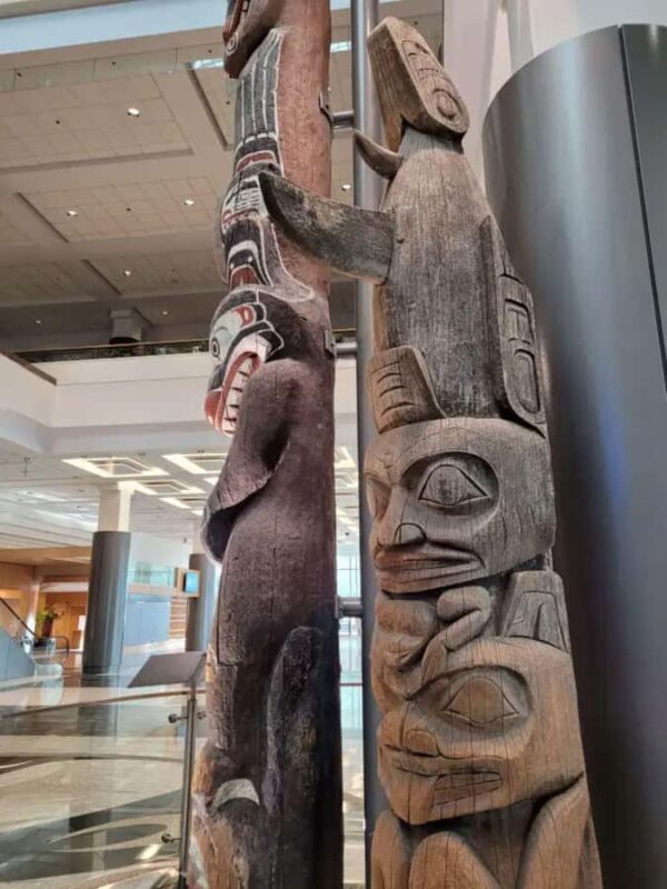 Vancouver: Private Downtown Walking Tour with Photos - A Closer Look at the Tour’s Highlights