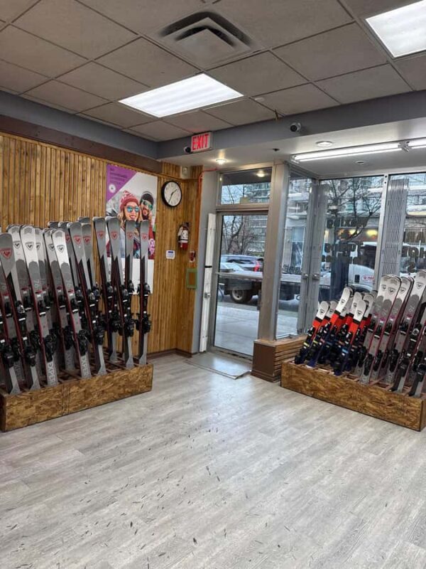 Vancouver: Snowboard Rental - Why Choose Vancouver Snowboard Rentals?