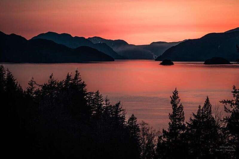 Vancouver: Sunset Boat Cruise with Complementary Bubbly - Key Points
